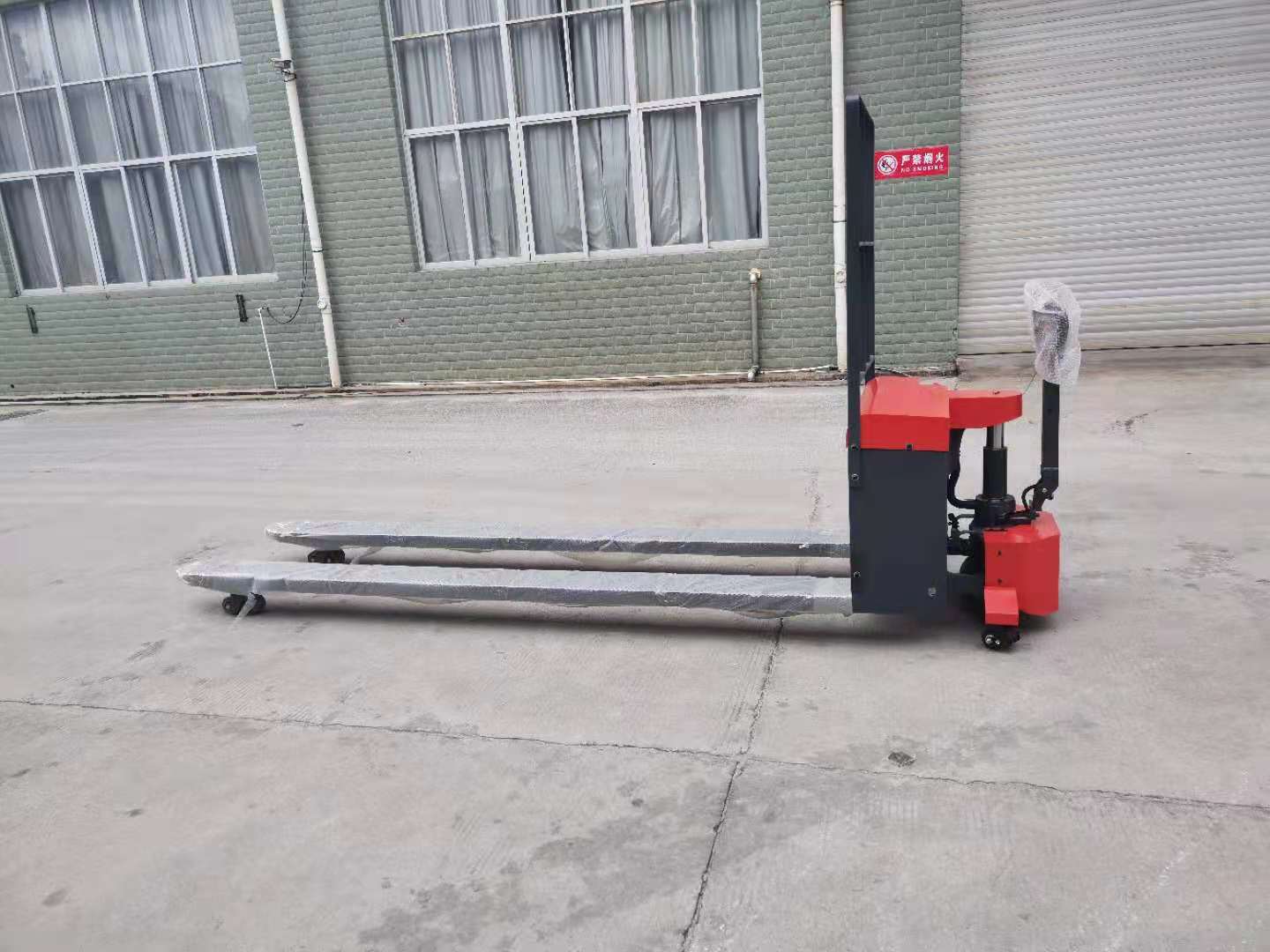 Walkie Type Electric Pallet Truck with Longer Fork EPT-30E - WELIFTRICH